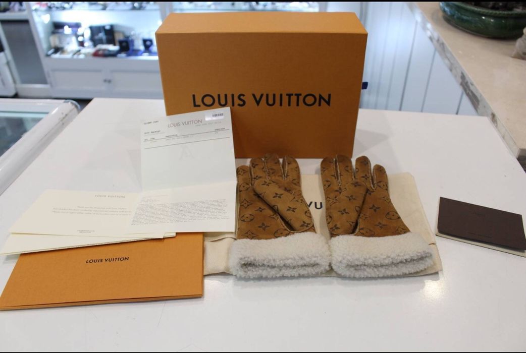 Louis Vuitton 100% Authentic Louis Vuitton Gloves | Grailed