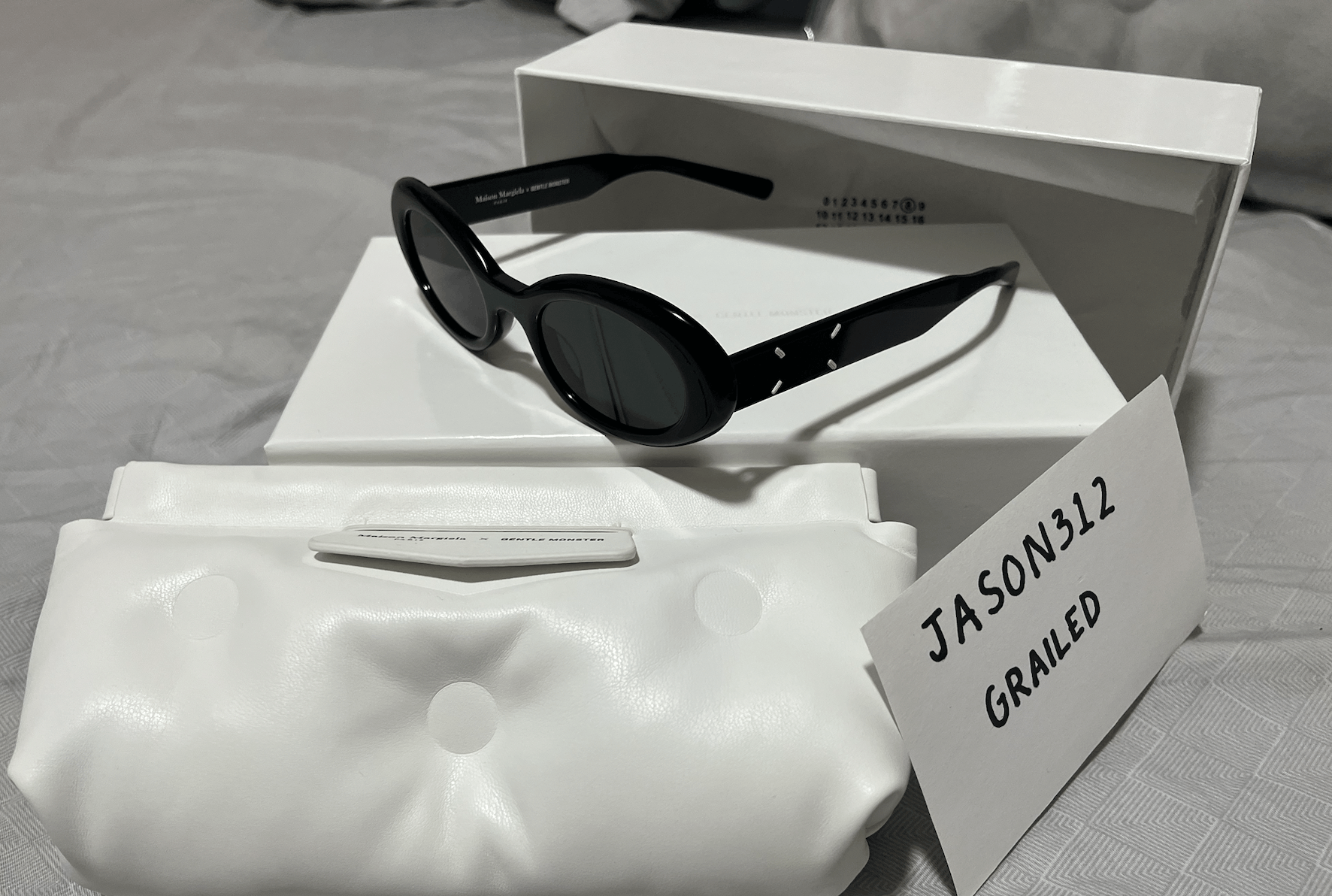 Gentle Monster × Maison Margiela Gentle Monster x Maison Margiela MM005-01 Black with Pillow ...