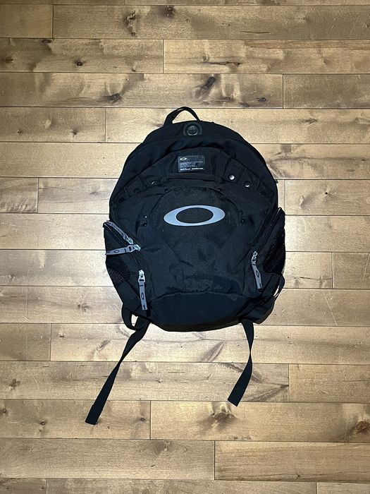 Vintage EARLY 2000S OAKLEY TACTICAL BACKPACK | Grailed