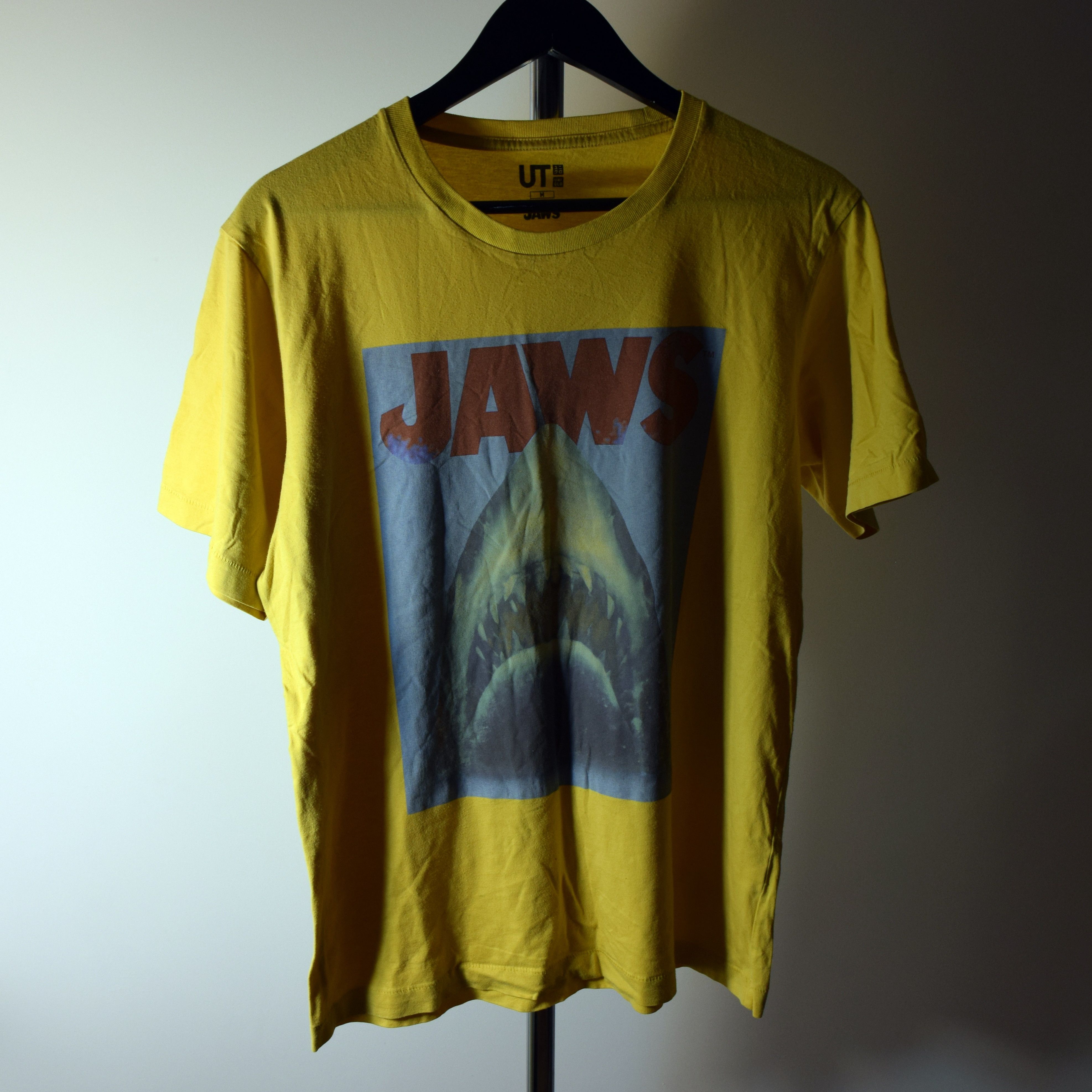 Uniqlo × Universal Studios UNIQLO X JAWS UNIVERSAL MOVIE MERCH T-SHIRT ...