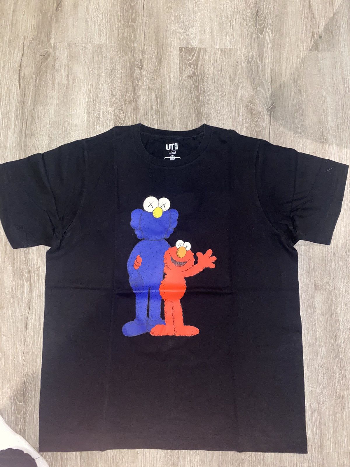 Uniqlo Kaws x Sesame Street BFF Elmo Tee Black | Grailed