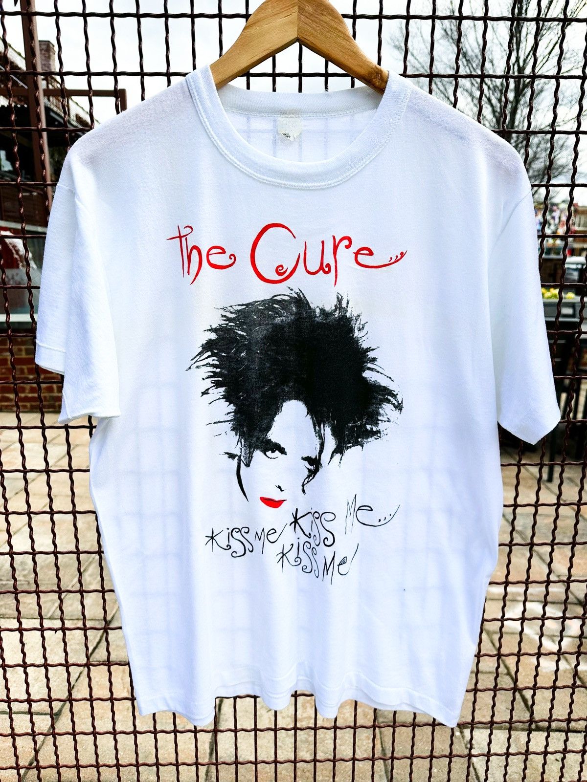 Vintage 1987 VINTAGE “THE CURE-KISS ME, KISS ME, KISS ME“ BAND TEE ...