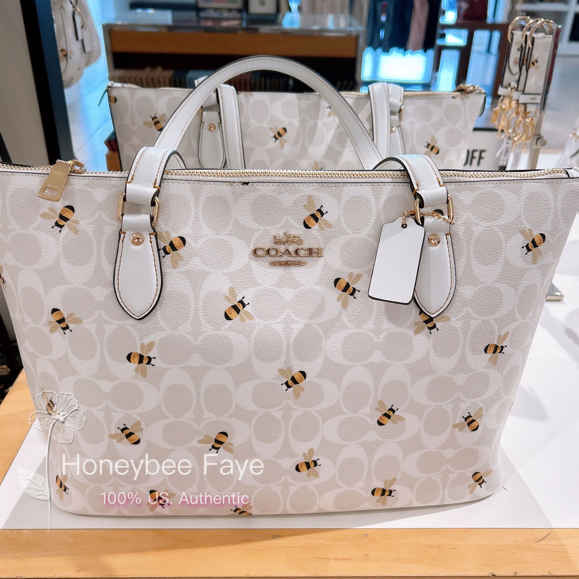 Coach Gallery Tote In Signature Canvas With Bee Print | Grailed