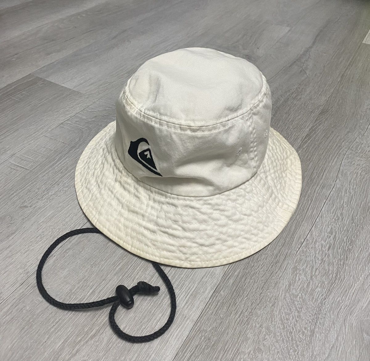 Quiksilver VINTAGE QUICKSILVER BUCKET HAT | Grailed