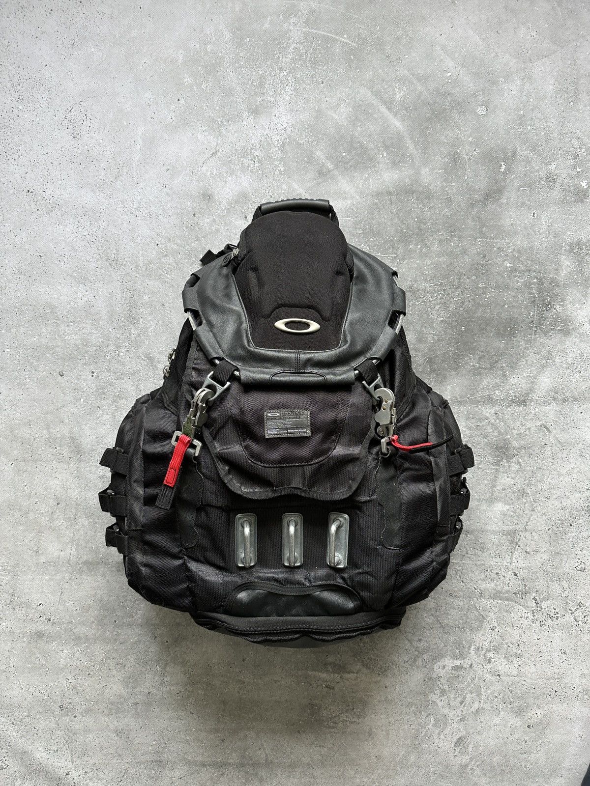 Vintage VINTAGE OAKLEY TACTICAL FIELD GEAR ICONIC BACKPACK | Grailed