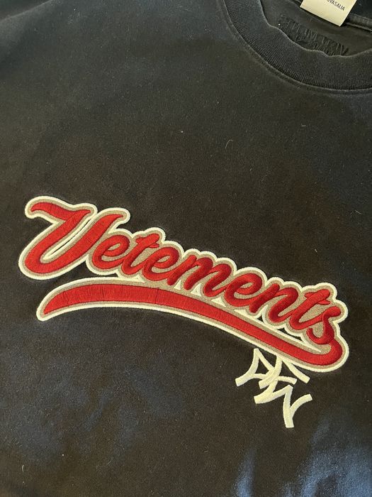 Vetements VETEMENT SS18 baseball logo oversize T-shirt | Grailed