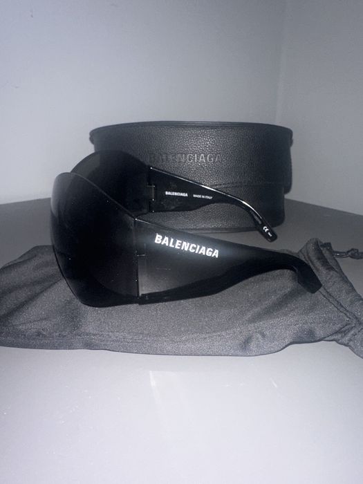 Balenciaga Balenciaga Mask Butterfly Sunglasses | Grailed