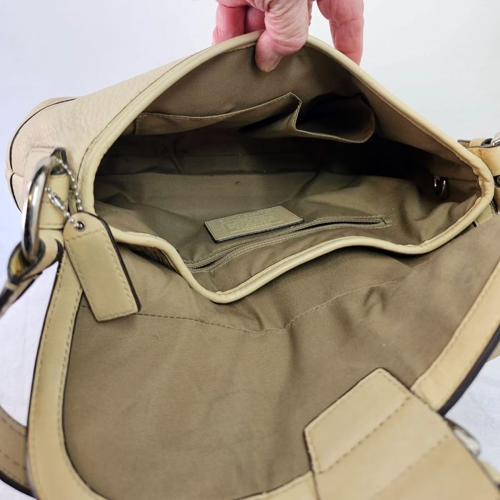 Coach Shoulder Bag A0878-F10910 Beige Pebble Leather | Grailed