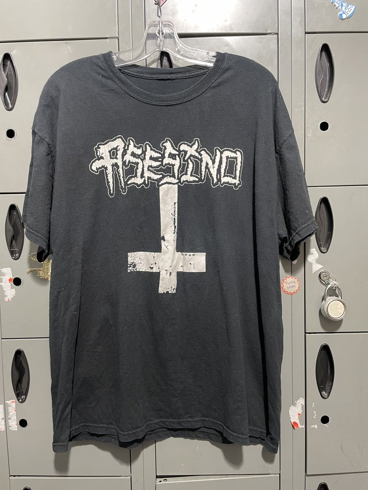 Vintage Asesino Mexican metal band tee inverted cross graphic | Grailed