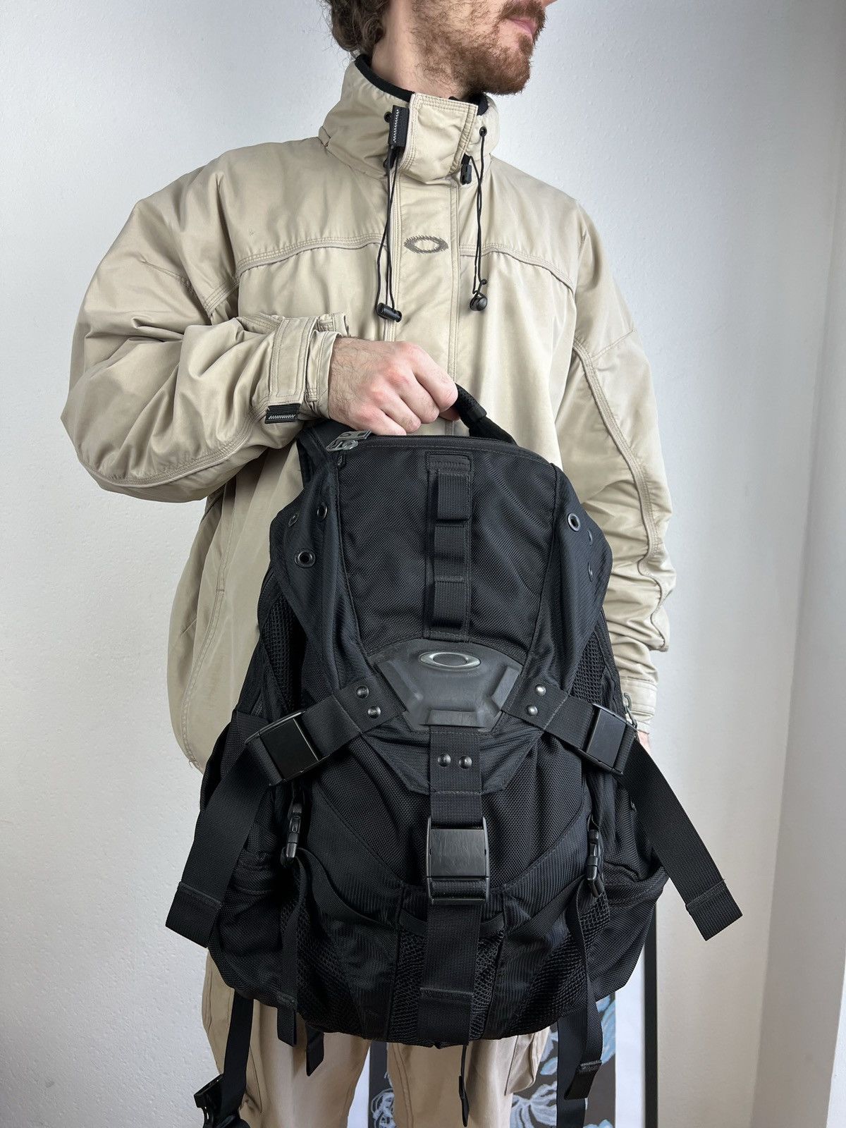 Vintage Vintage Oakley icon backpack multistraps | Grailed