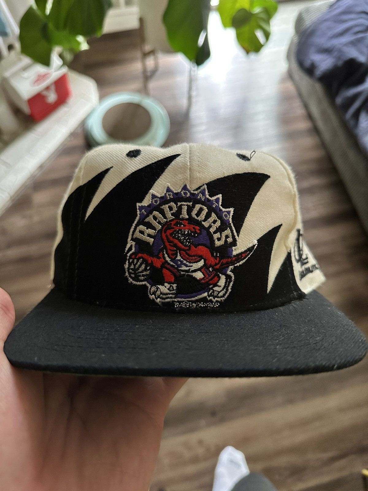 Vintage VINTAGE 90s LOGO ATHLETIC TORONTO RAPTORS SNAP BACK HAT | Grailed