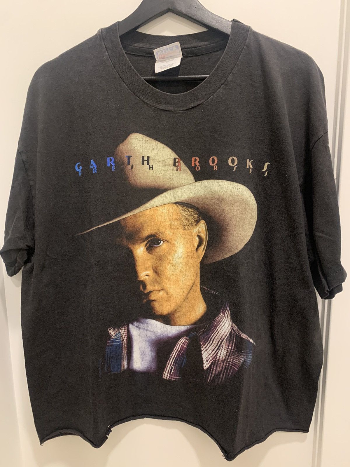 Vintage Vintage ‘96 Garth Brooks Sunfaded Tour Tee Fresh Horses XL ...