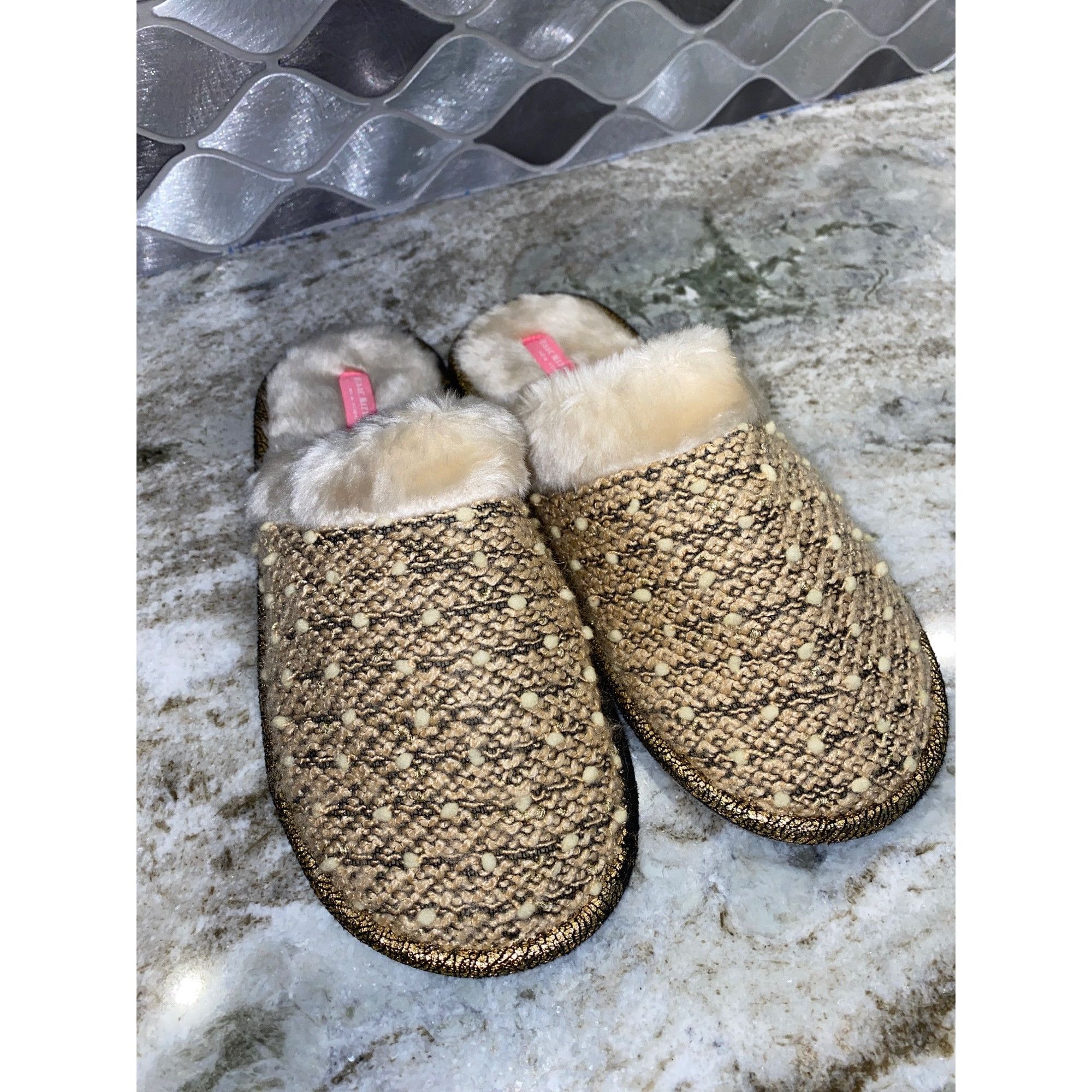 Isaac Mizrahi Isaac Mizrahi NY Gold Faux Fur Bedroom Slippers Size 8 ...