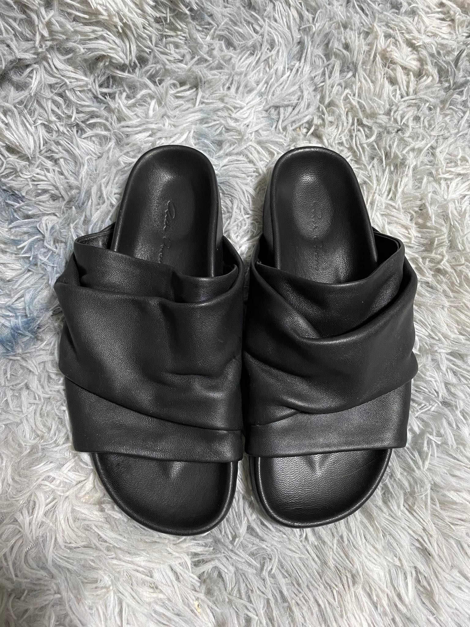 Rick Owens RICK OWENS BLACK MOBIUS GRANOLA LEATHER SLIDES | Grailed