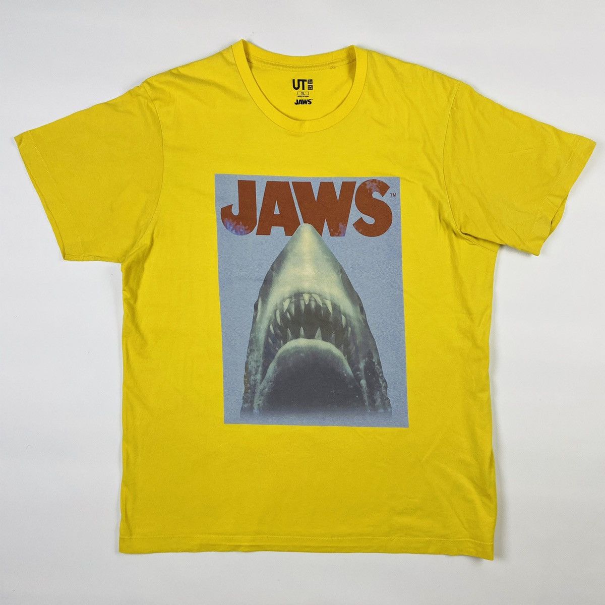 Movie × Uniqlo × Vintage VERY RARE COLLABORATION JAWS x UNIQLO TEE ...