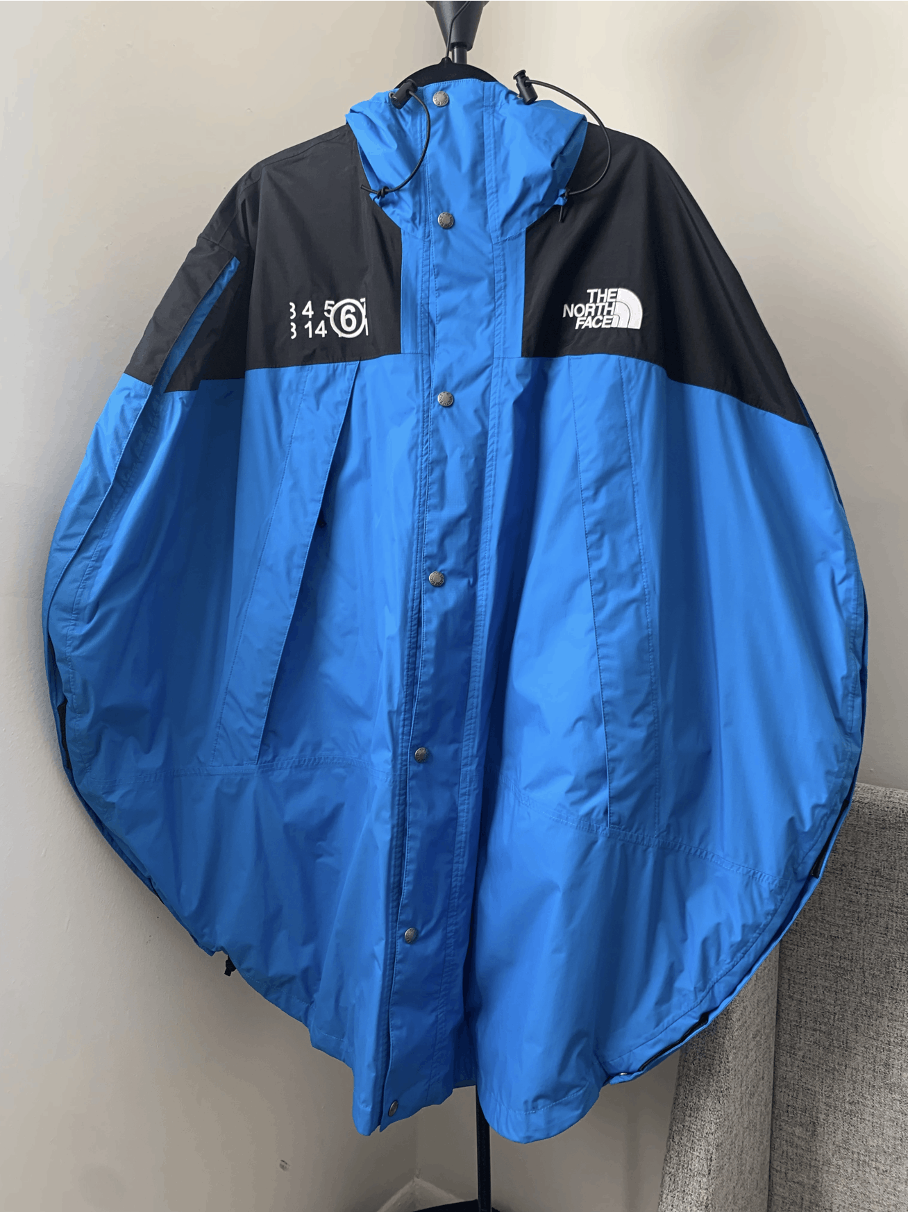 Maison Margiela × The North Face MM6 x The North Face FW 20 Circle ...