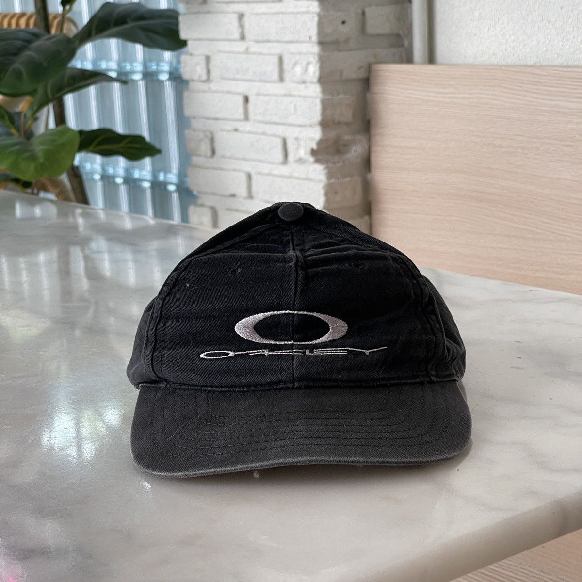 Vintage Vintage Oakley Big-logo 90's made in USA 6-panels cap | Grailed