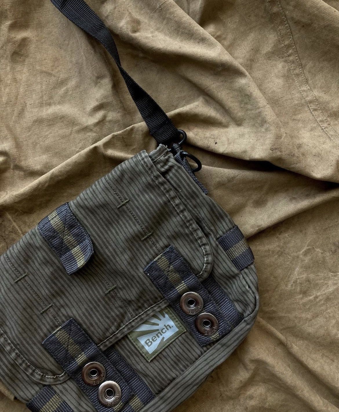 Vintage Bench Army Crossbody Bag | Grailed