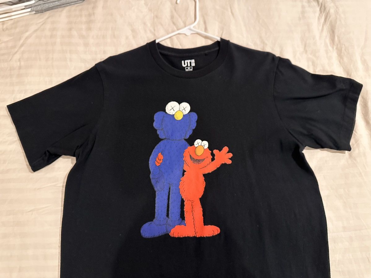 Uniqlo Elmo & Kaws Uniqlo T Shirt | Grailed