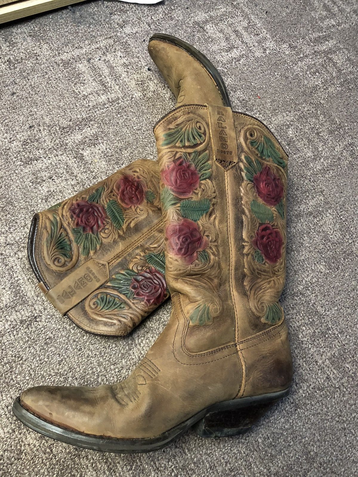 Cowboy Equipment × Leather × Vintage vintage alamo leather cowboy rose ...