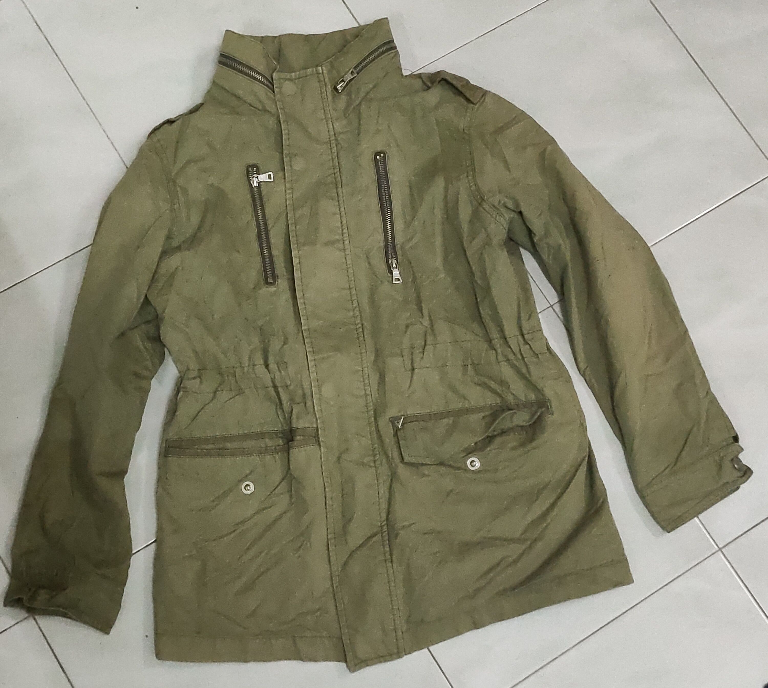 Vintage Guess vintage army green parka zipper jacket nice🔥 | Grailed