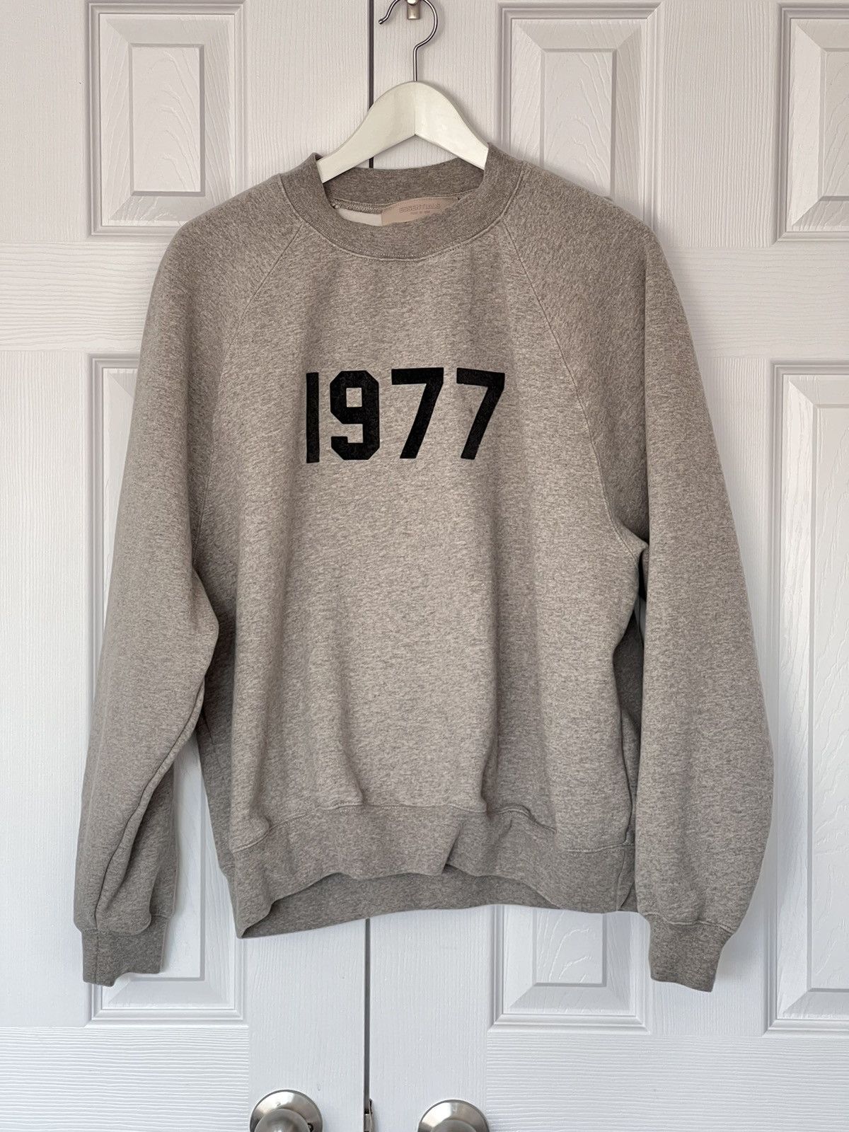 Essentials FOG essentials 1977 sweatshirt sz S | Grailed