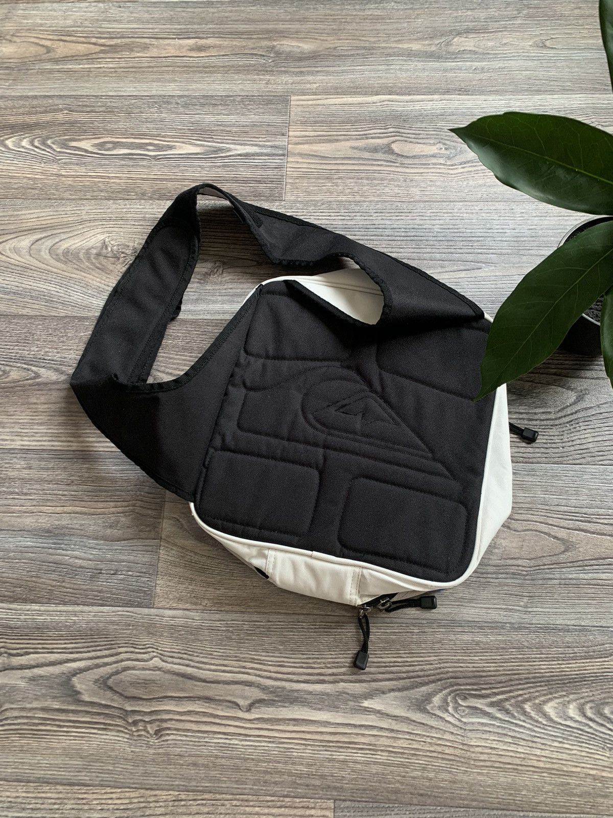 Vintage RARE ARCHIVE QUICKSILVER Y2K SURF GORPCORE STYLE SLING BAG ...