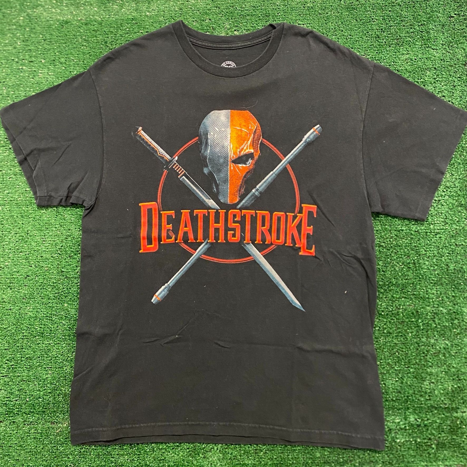 Dc Comics × Movie × Streetwear Deathstroke Swords Vintage DC Comics ...