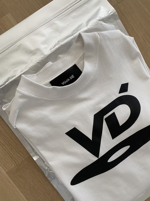 Vuja De Vuja Dé VD LOGO T-SHIRT (White) | Grailed