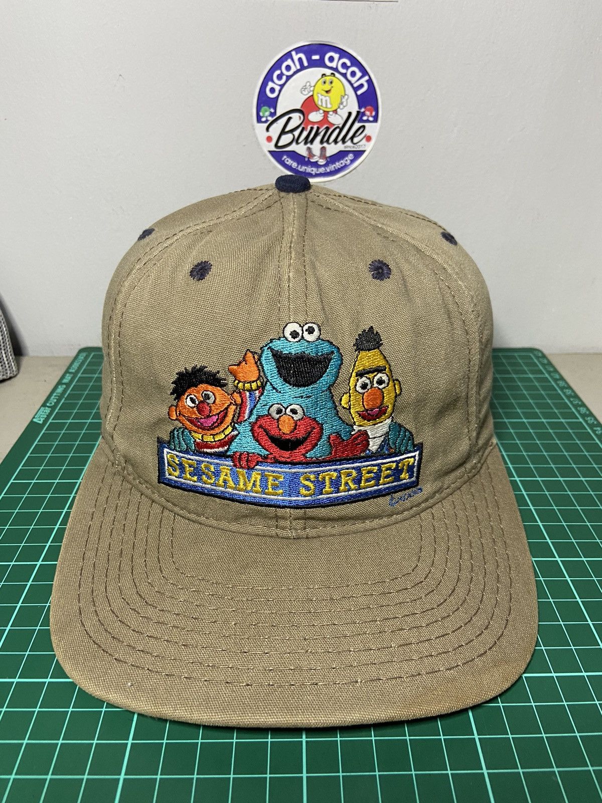 Cartoon Network × Vintage SESAME STREET CHARACTERS VINTAGE SNAPBACK CAP ...