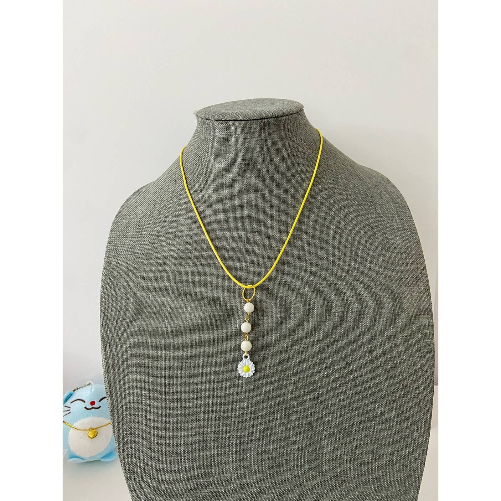 Handmade Upcycled white daisy pendant necklace | Grailed