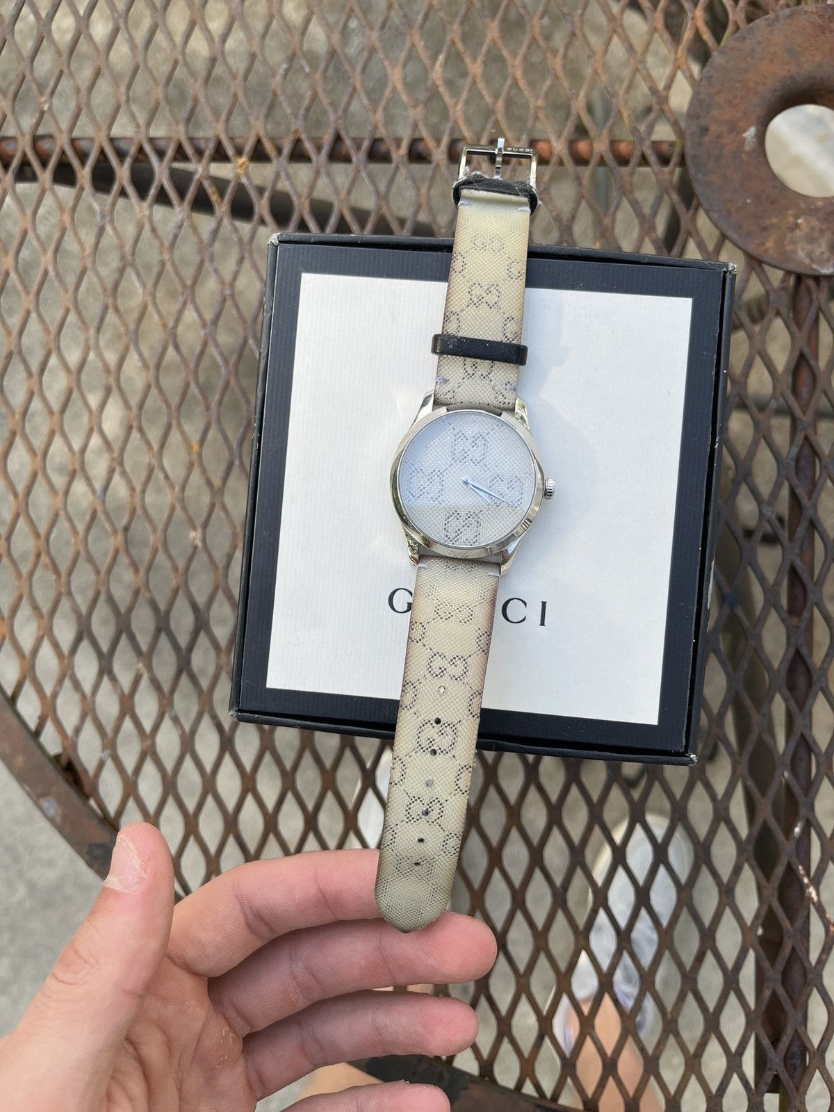 Gucci gucci hologram watch | Grailed