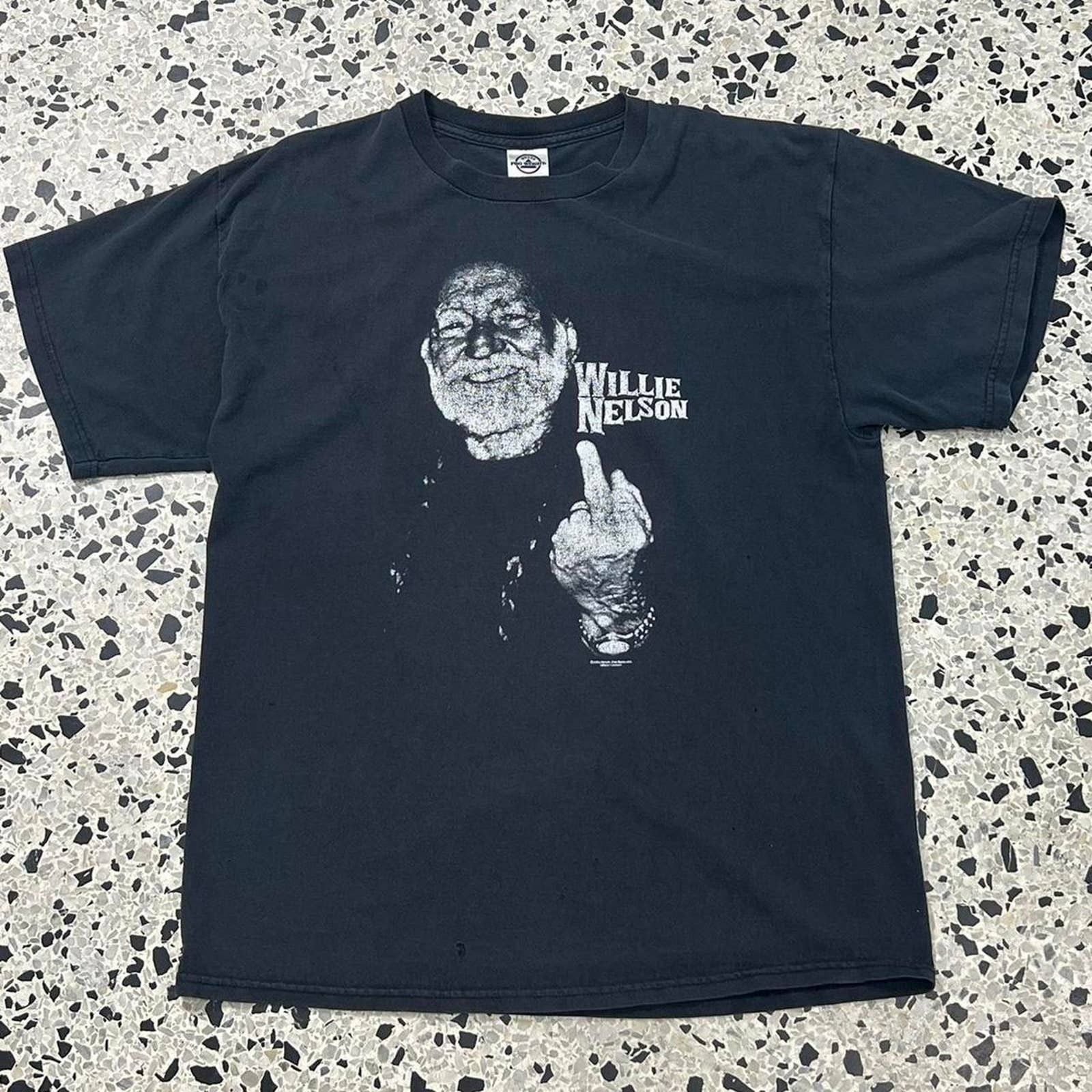 Vintage VINTAGE Y2K WILLIE NELSON MIDDLE FINGER T-SHIRT | Grailed