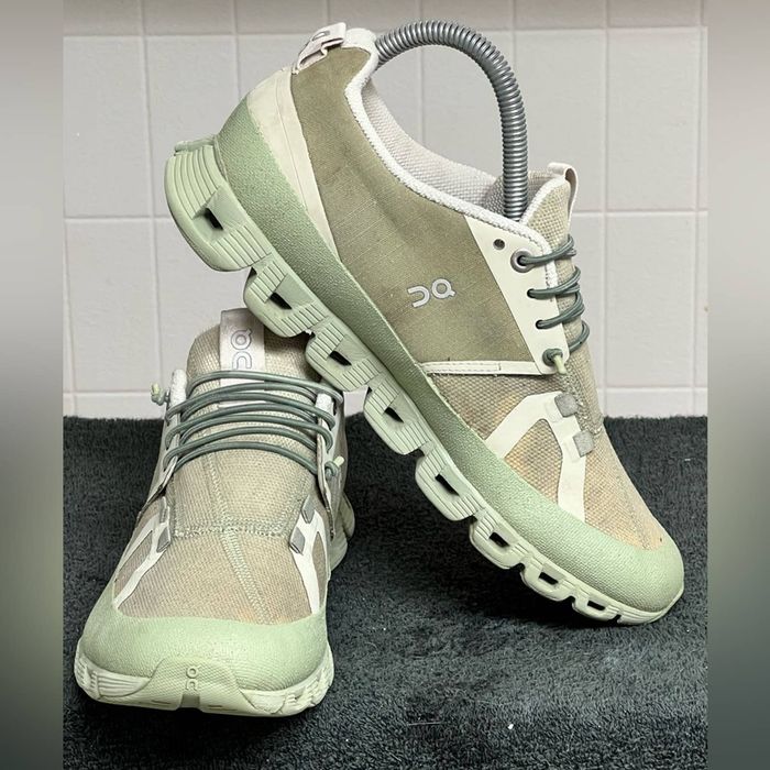 ON On Cloud Women’s Helion Cloudtec Running Shoes Green Tan | Grailed