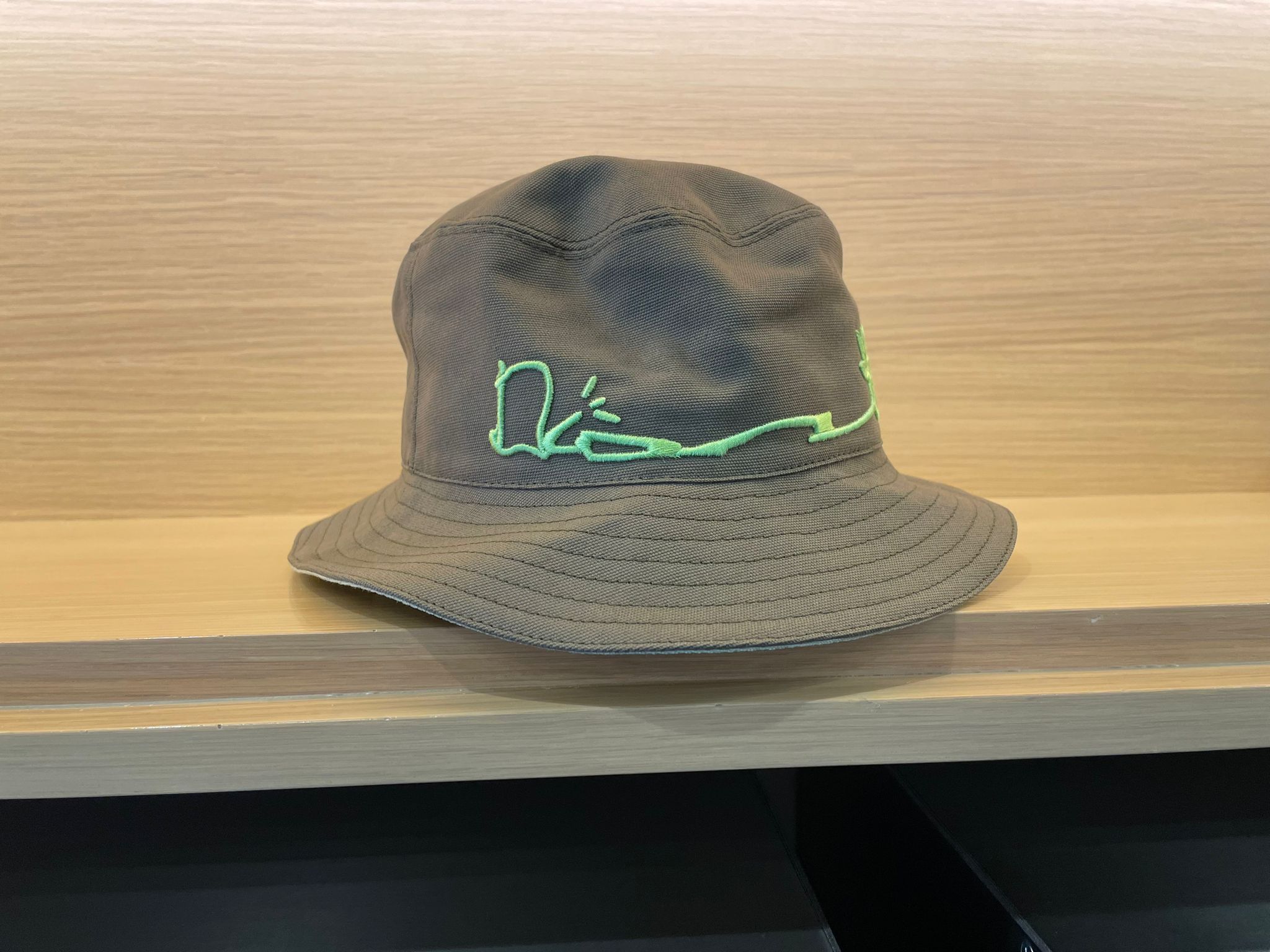 Dior Embroidered Bucket Hat in Khaki / Green | Grailed