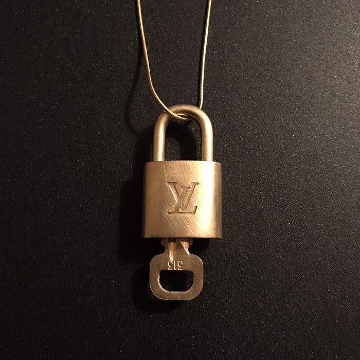 Louis Vuitton LV Lock And Chain | Grailed