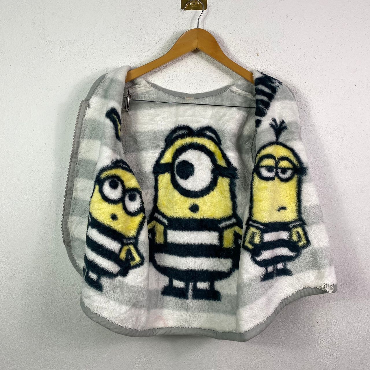 Anima × Movie × Universal Studios Cartoon Minion Fleece Vest | Grailed