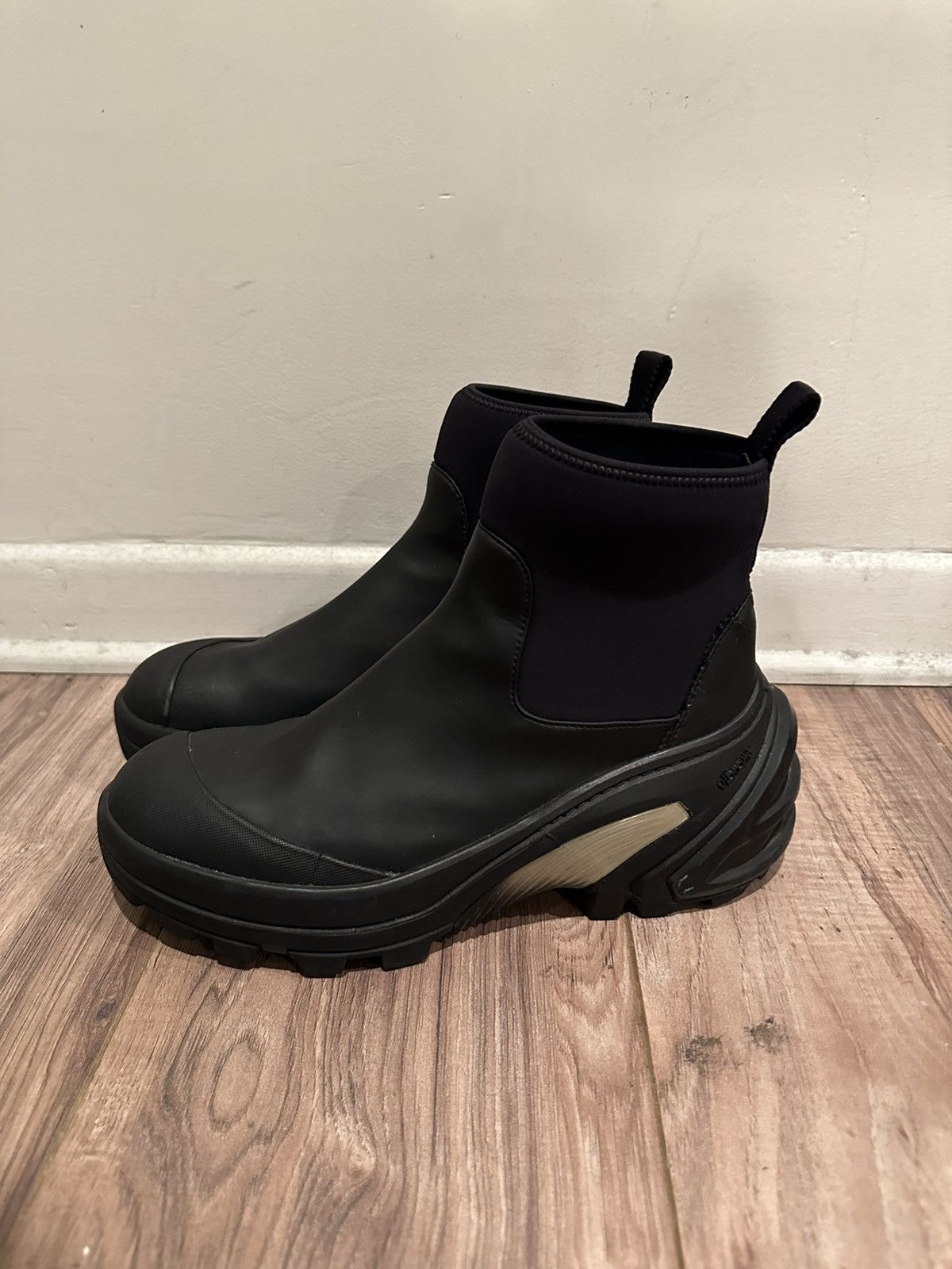 1017 ALYX 9SM Alyx Vibram Sole Leather Mid Boot 42 | Grailed