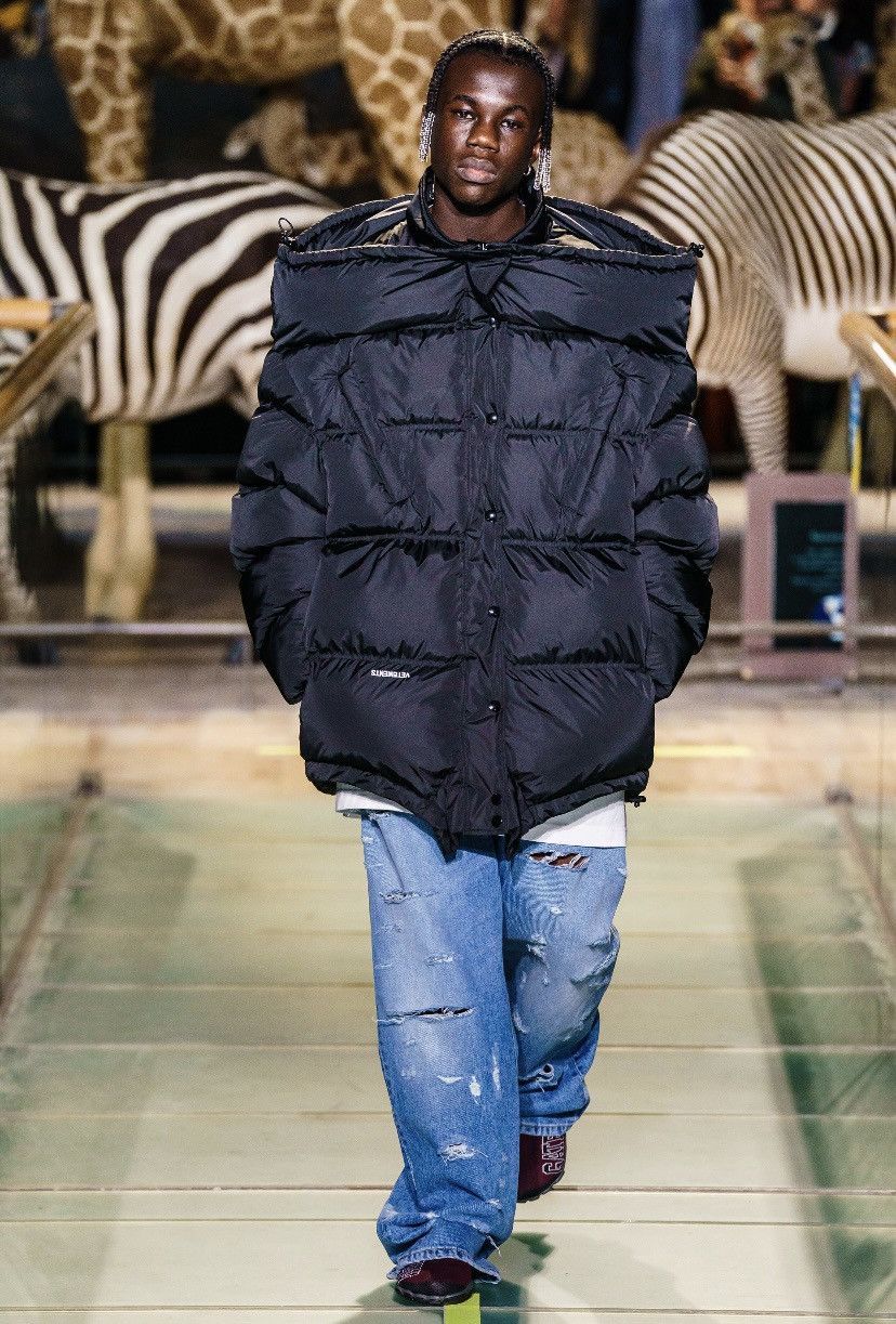 Vetements VETEMENTS FW19 RUNWAY BLACK UPSIDE DOWN PUFFER JACKET S | Grailed