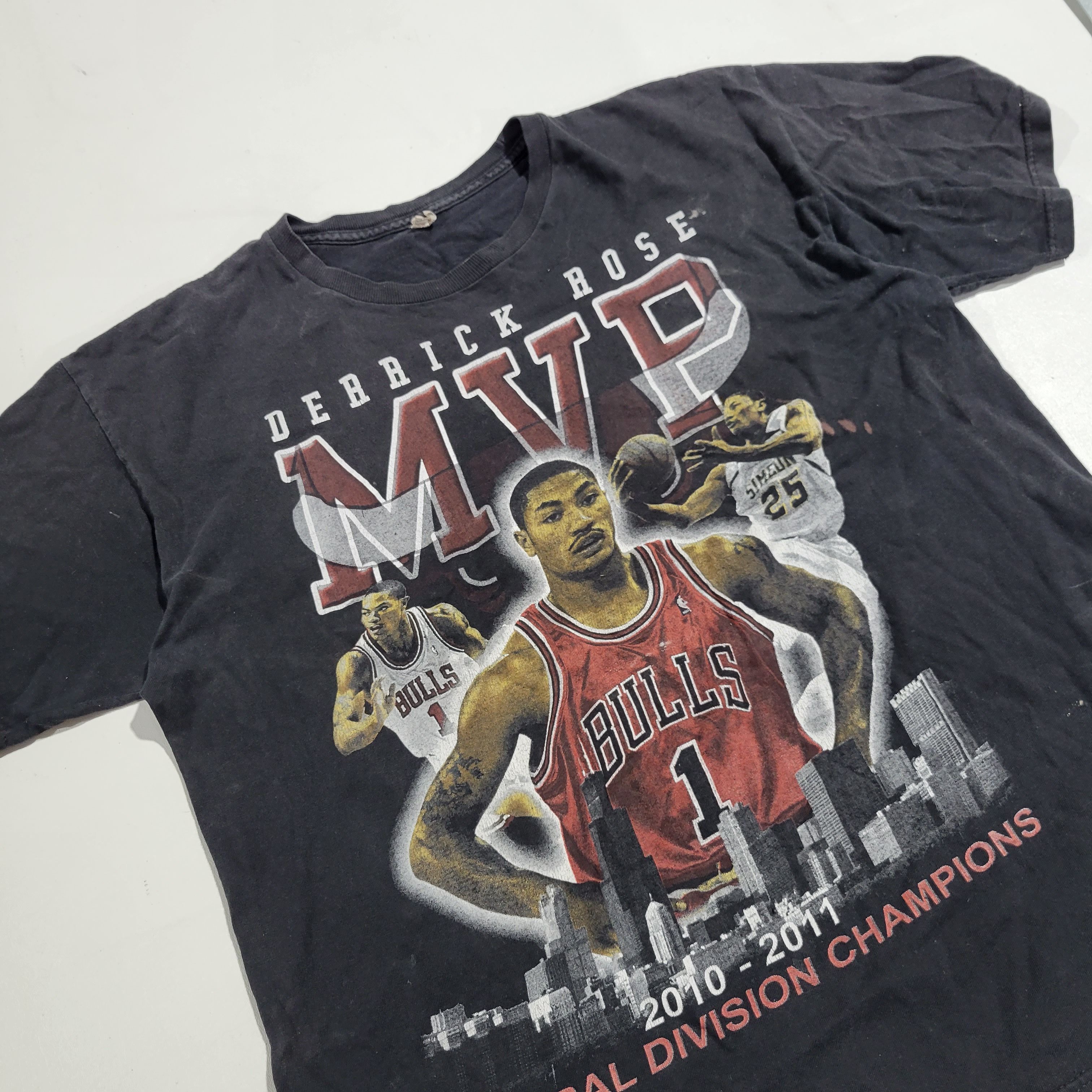 Chicago Bulls × Streetwear × Vintage y2k Vintage Chicago Bulls T-shirt ...