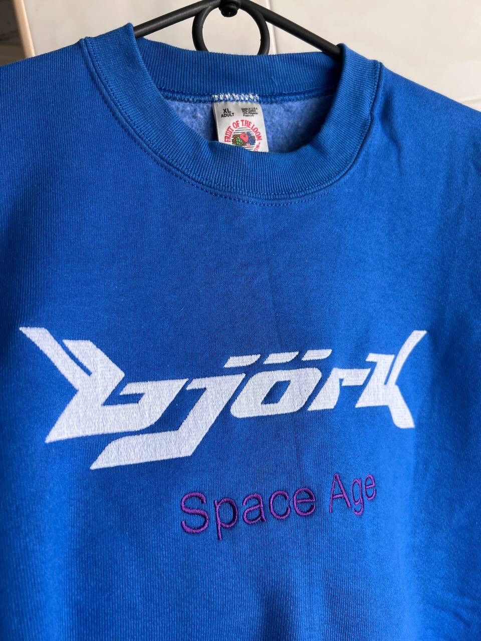 Vintage VTG 90S Bjork Space Age Tour MADE IN USA big logo sweatshirt ...
