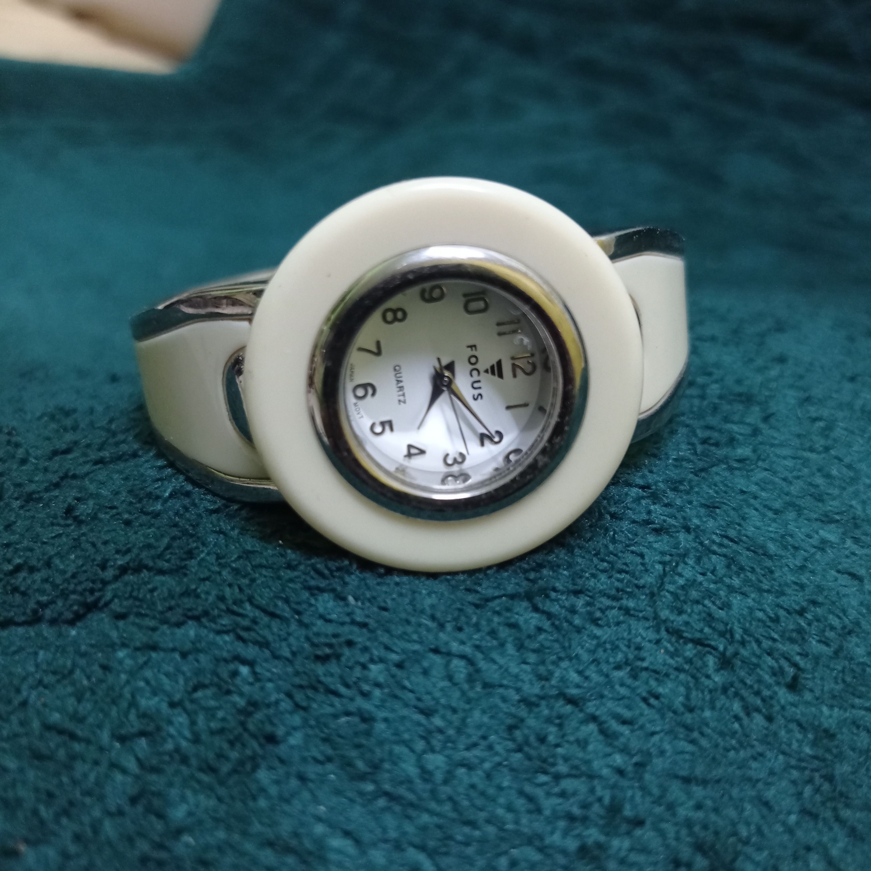 Vintage Vintage "Focus" Quartz Japan Ladies Watch (Flexible Strap ...