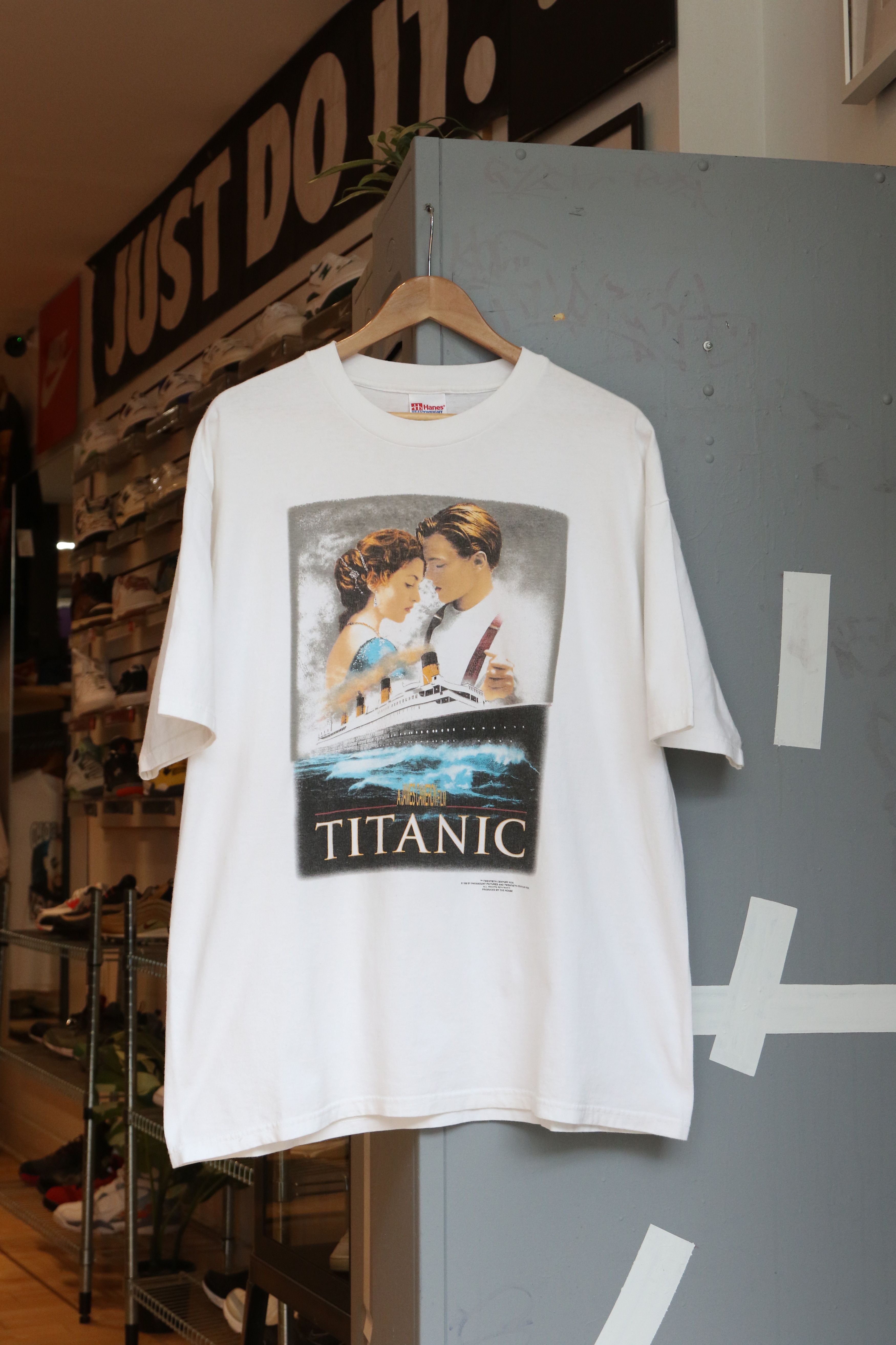 Hanes × Movie × Vintage Titanic Movie Graphic Poster '98 White Rare T ...