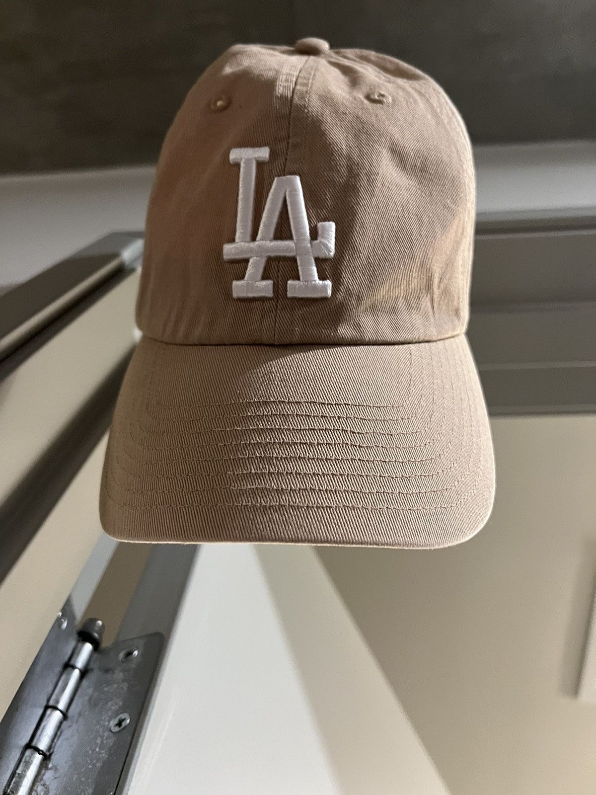 Urban Outfitters LA Dodgers Beige Baseball Cap | Grailed