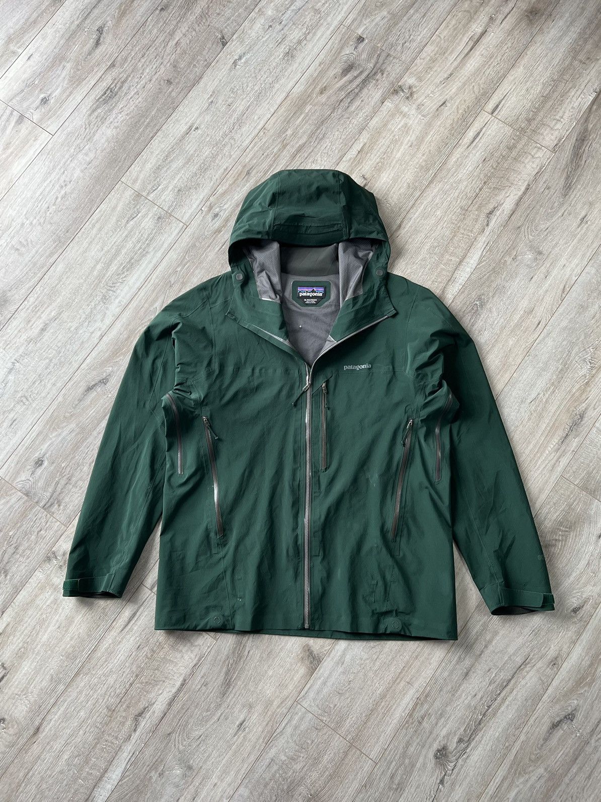 Goretex × Outdoor Life × Patagonia Patagonia Pluma Gore-Tex Pro Hard ...