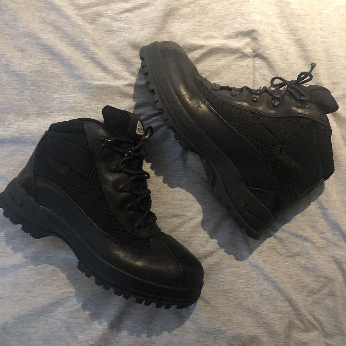 Nike ACG Nike ACG black mid combat boots | Grailed