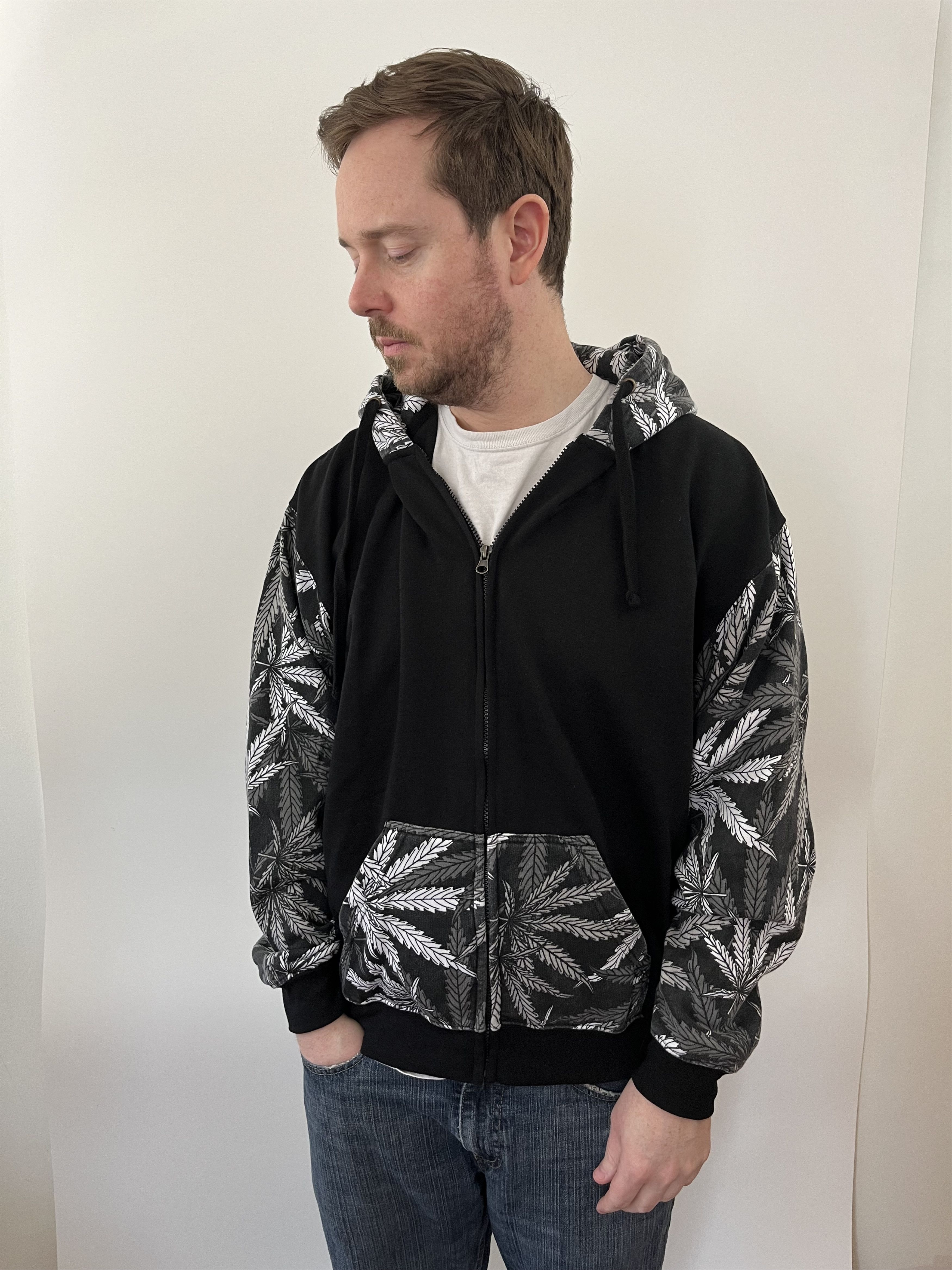 Streetwear × Vintage Vintage Perfect Hoodie Cannabis Weed Leaves ...