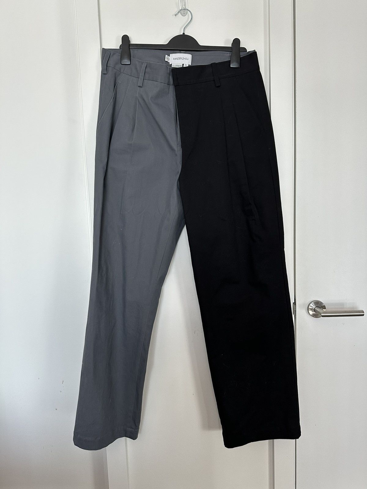 Xander Zhou Xander Zhou double colour chino with detachable black panel ...