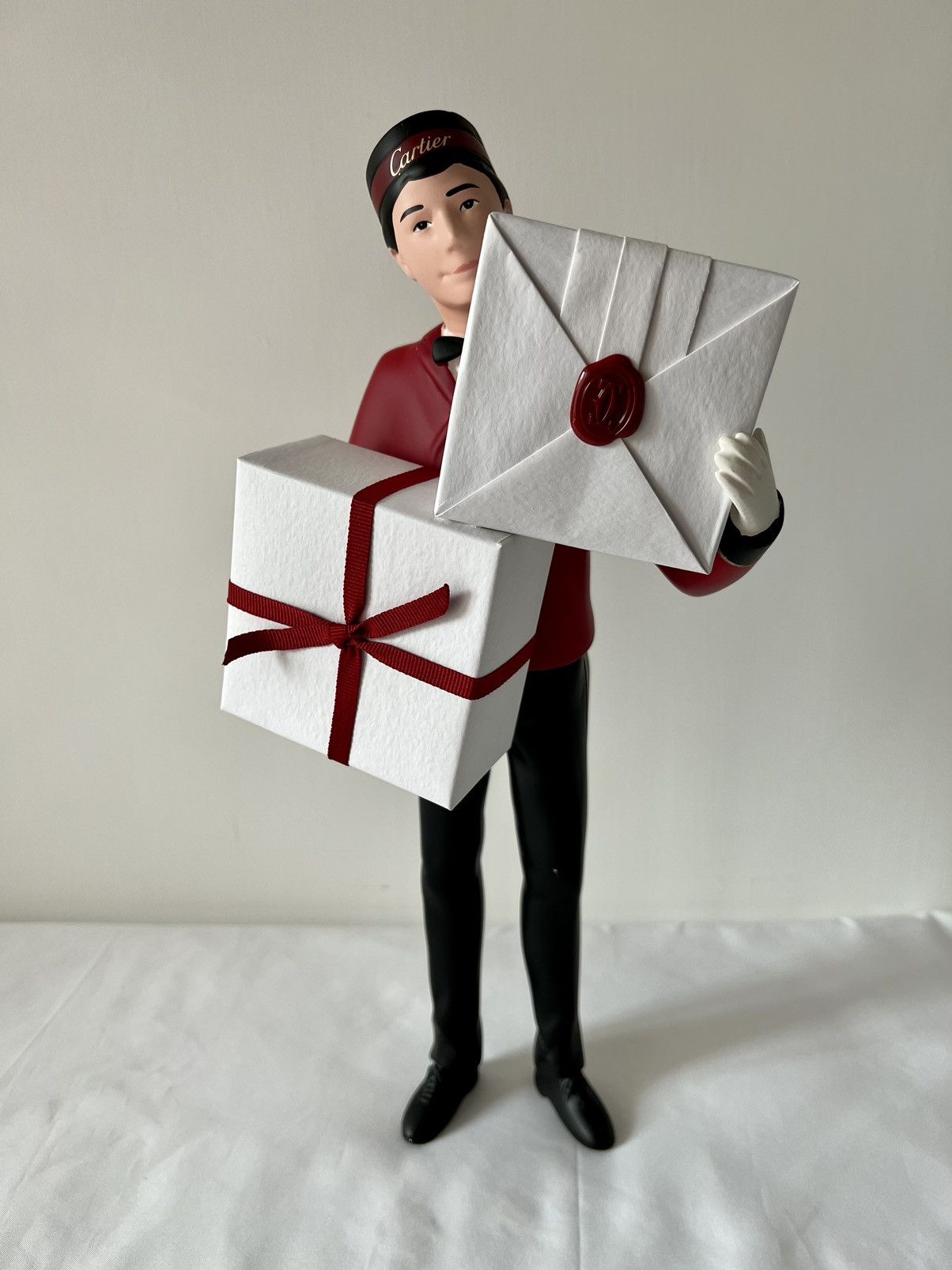 Cartier 2018 christmas window display François bellboy figurine | Grailed