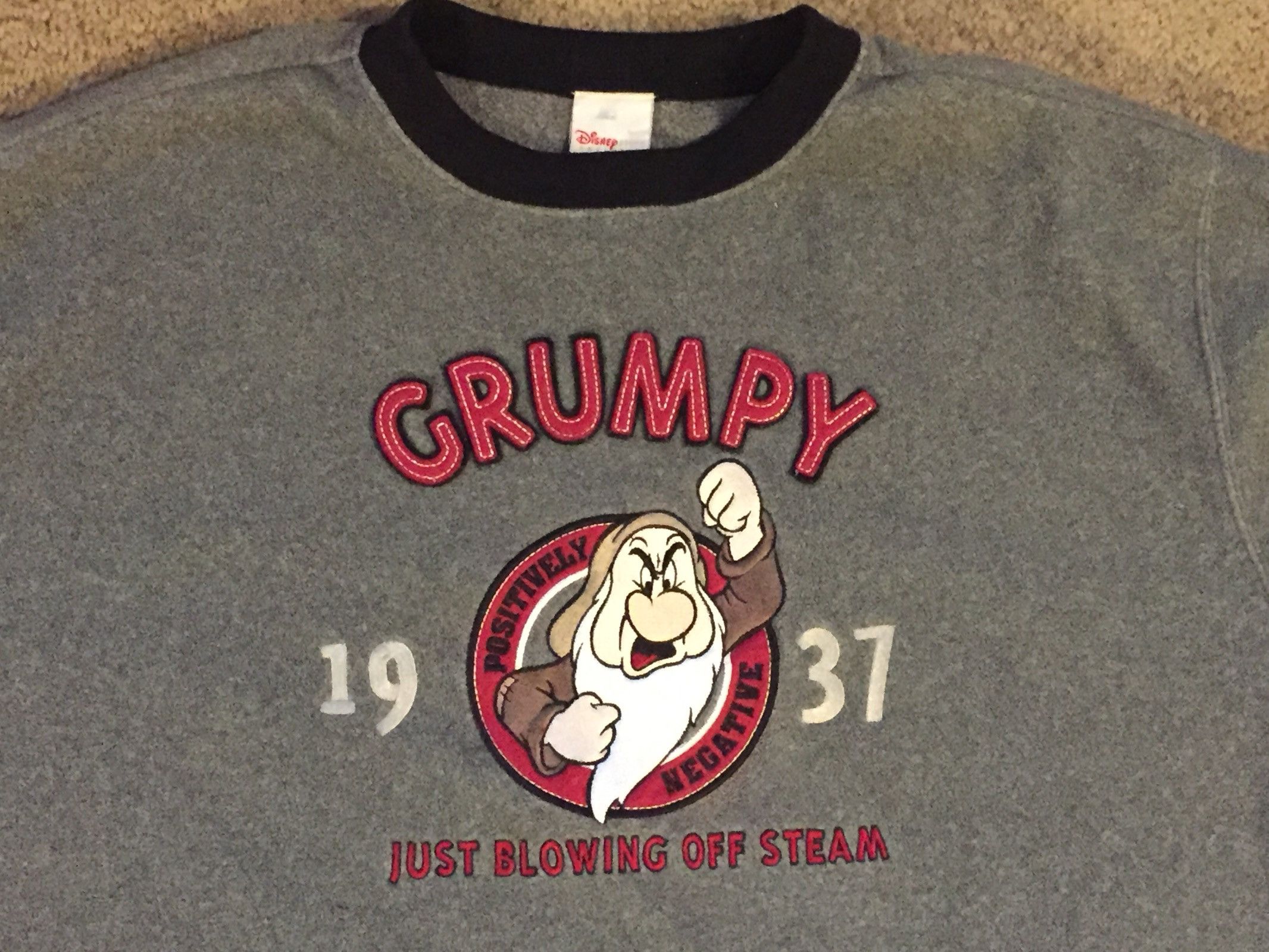 Disney × Vintage Vintage GRUMPY SNOW WHITE Sweater Disney Store ...